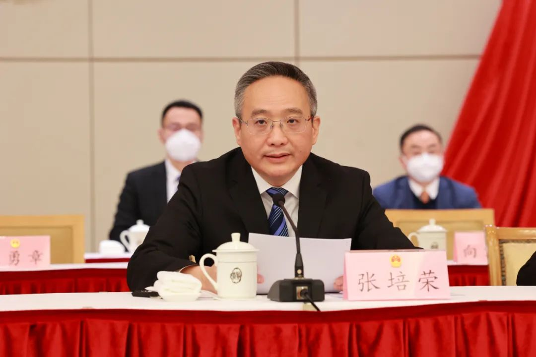 以崭新的精神风貌向着新时代的奋斗目标阔步前进!区六届人大三次会议胜利闭幕 政务要闻